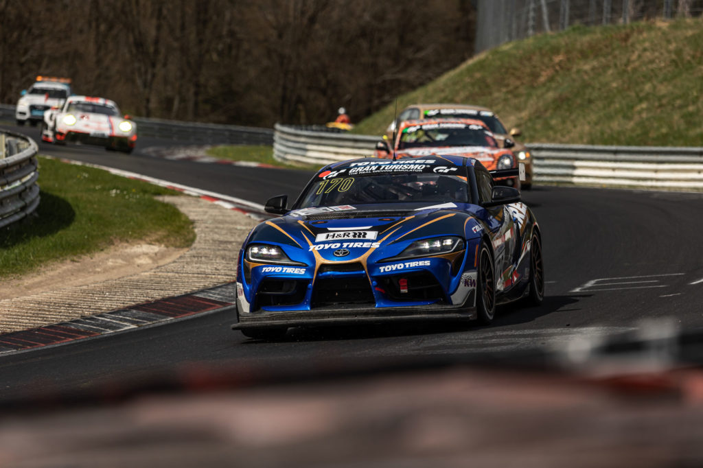 Ring Racing feiert Premierensieg auf der Nordschleife – ADAC RAVENOL ...