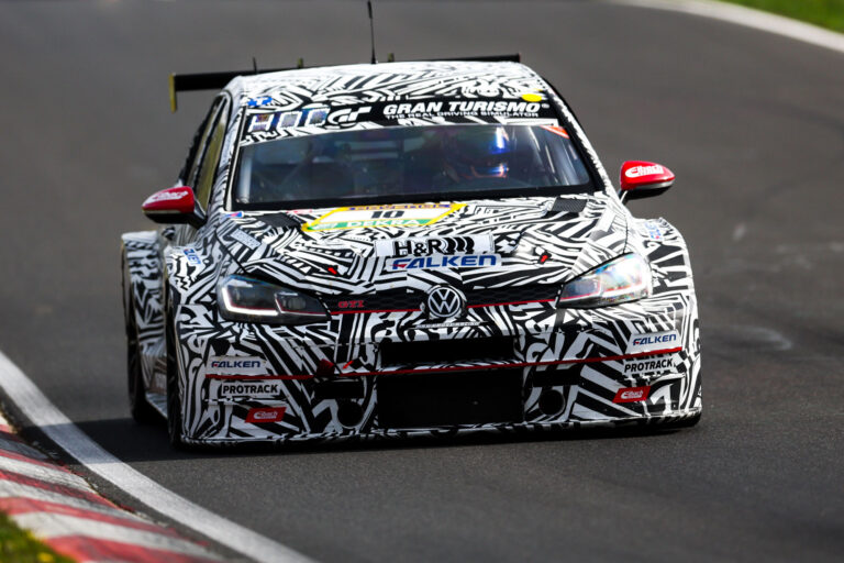 Max Kruse Racing startet mit drei Fahrzeugen – ADAC RAVENOL 24h Nürburgring